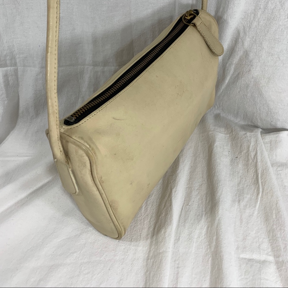 Coach Leatherware Usa Ivory Leather Shoulder Bag - Gem